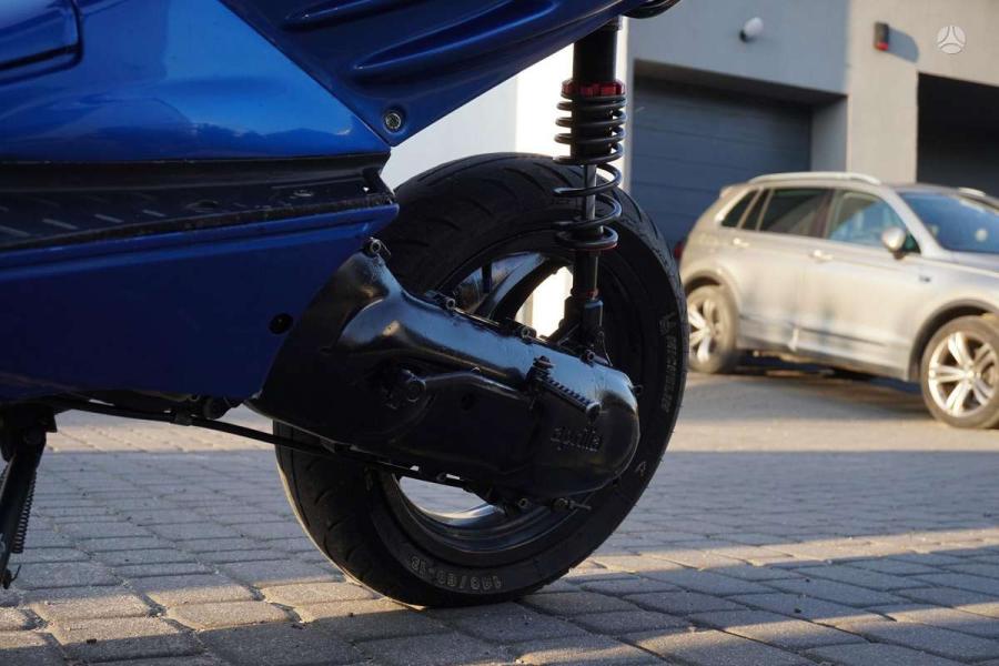 Blue Aprilia SR 1996 in Vilnius, with an engine capacity of 50.00 L and mileage of 11 thousand km for 1444 €, photo 22 on AUTOMOTO.COM.LV