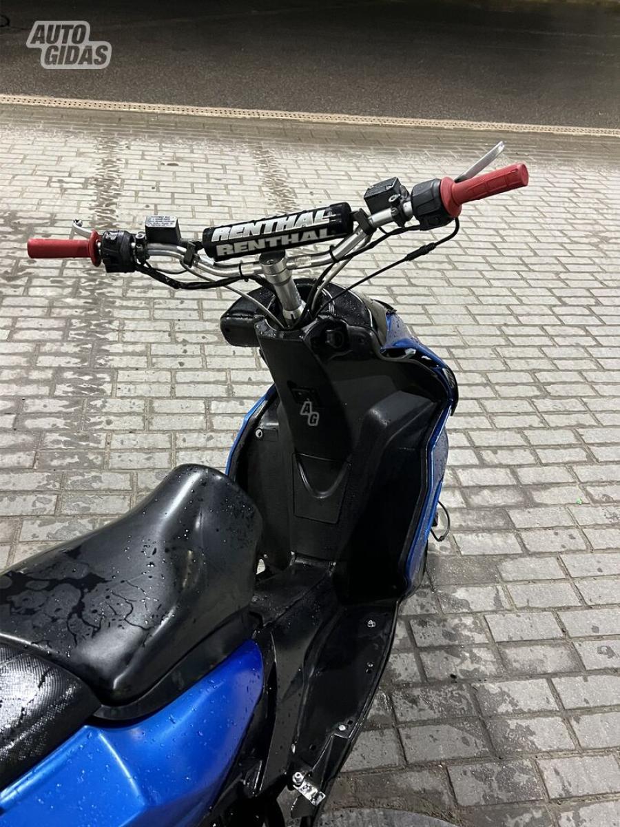 Blue Aprilia SR 2008 in Vilnius, with an engine capacity of 0.05 L and mileage of 18 thousand km for 1200 €, photo 4 on AUTOMOTO.COM.LV