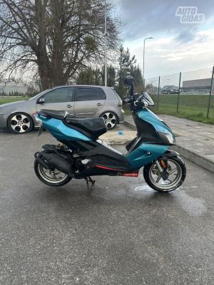 Zils Aprilia SR 2009 Kauņa, ar dzinēja tilpumu 0.05 L un nobraukumu 13 tūkst. km par 1050 €, foto  vietnē AUTOMOTO.COM.LV