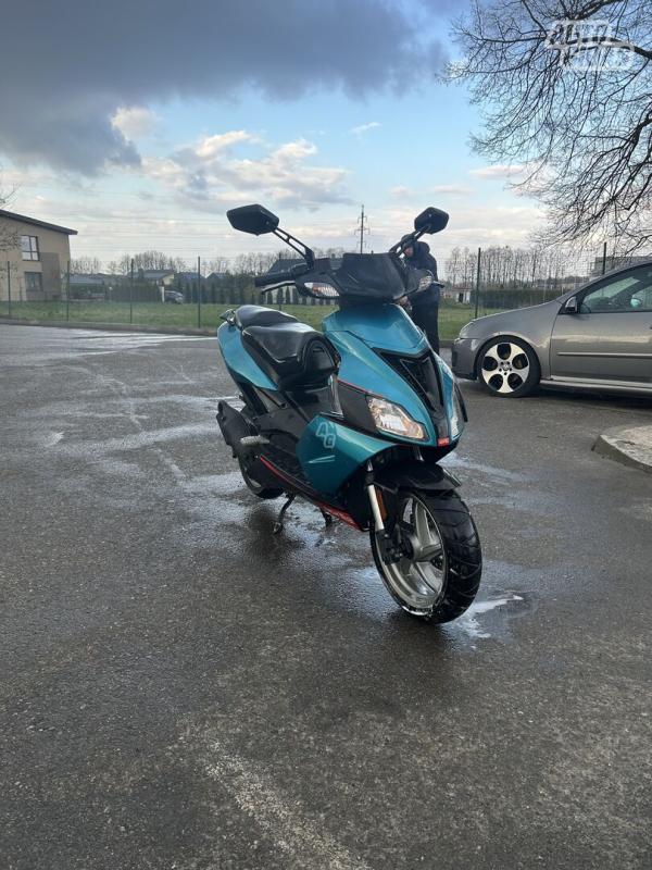 Zils Aprilia SR 2009 Kauņa, ar dzinēja tilpumu 0.05 L un nobraukumu 13 tūkst. km par 1050 €, foto 2 vietnē AUTOMOTO.COM.LV