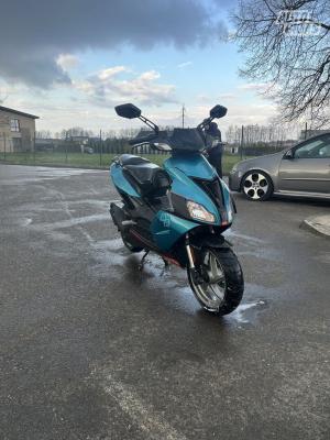 Zils Aprilia SR 2009 Kauņa, ar dzinēja tilpumu 0.05 L un nobraukumu 13 tūkst. km par 1050 €, foto 3 vietnē AUTOMOTO.COM.LV