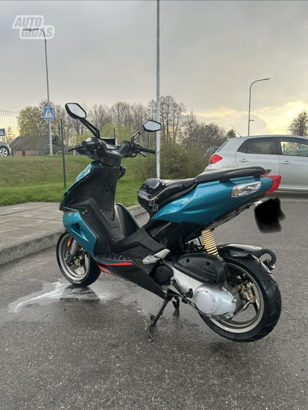 Zils Aprilia SR 2009 Kauņa, ar dzinēja tilpumu 0.05 L un nobraukumu 13 tūkst. km par 1050 €, foto 6 vietnē AUTOMOTO.COM.LV
