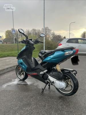 Zils Aprilia SR 2009 Kauņa, ar dzinēja tilpumu 0.05 L un nobraukumu 13 tūkst. km par 1050 €, foto 7 vietnē AUTOMOTO.COM.LV