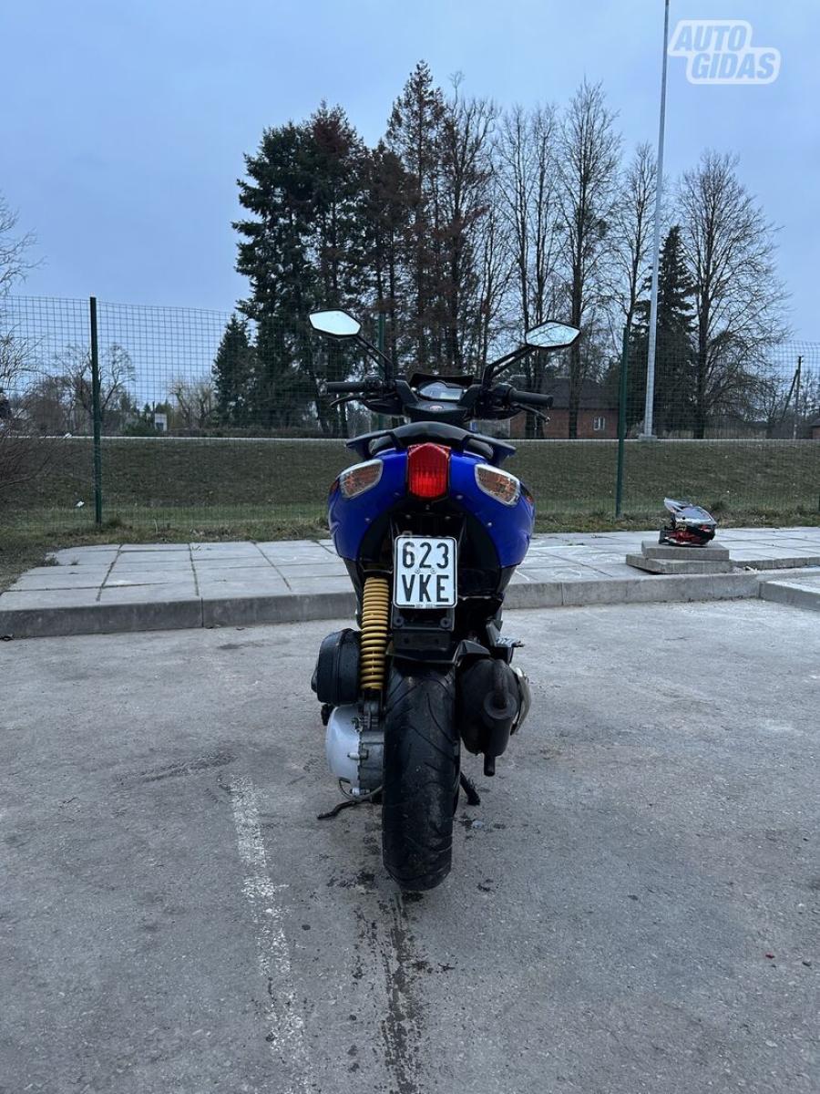 Blue Aprilia SR 2010 in Kaunas, with an engine capacity of 0.05 L and mileage of 11 thousand km for 1350 €, photo 5 on AUTOMOTO.COM.LV