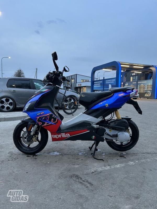 Zils Aprilia SR 2010 Kauņa, ar dzinēja tilpumu 0.05 L un nobraukumu 11 tūkst. km par 1350 €, foto 7 vietnē AUTOMOTO.COM.LV