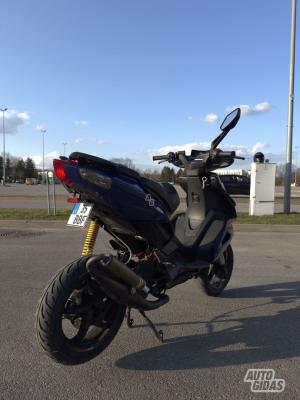 Blue Aprilia SR 2010 in Kaunas, with an engine capacity of 0.05 L and mileage of 18 thousand km for 1400 €, photo 5 on AUTOMOTO.COM.LV