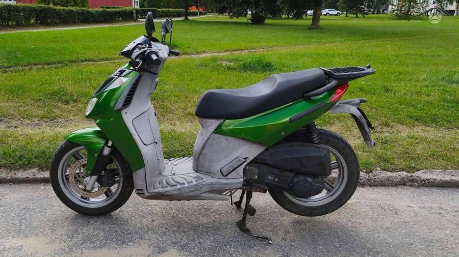 Green Aprilia SR 2008 in Utena, with an engine capacity of 49.00 L and mileage of 1 thousand km for 1500 €, photo 1 on AUTOMOTO.COM.LV