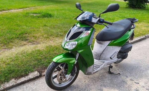 Green Aprilia SR 2008 in Utena, with an engine capacity of 49.00 L and mileage of 1 thousand km for 1500 €, photo 2 on AUTOMOTO.COM.LV