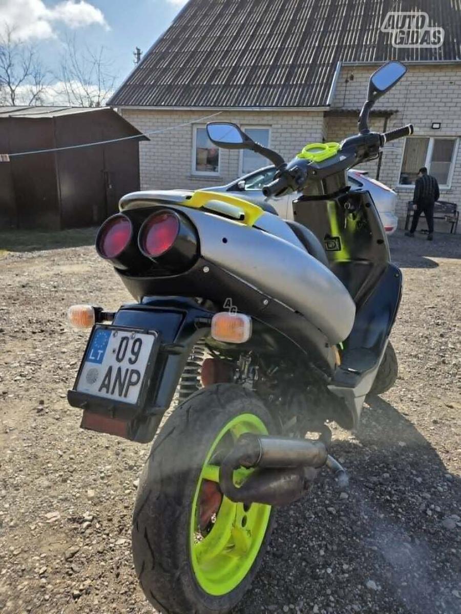 Grey Aprilia SR 2005 in Vilnius, with an engine capacity of 0.05 L and mileage of 10 thousand km for 900 €, photo 5 on AUTOMOTO.COM.LV