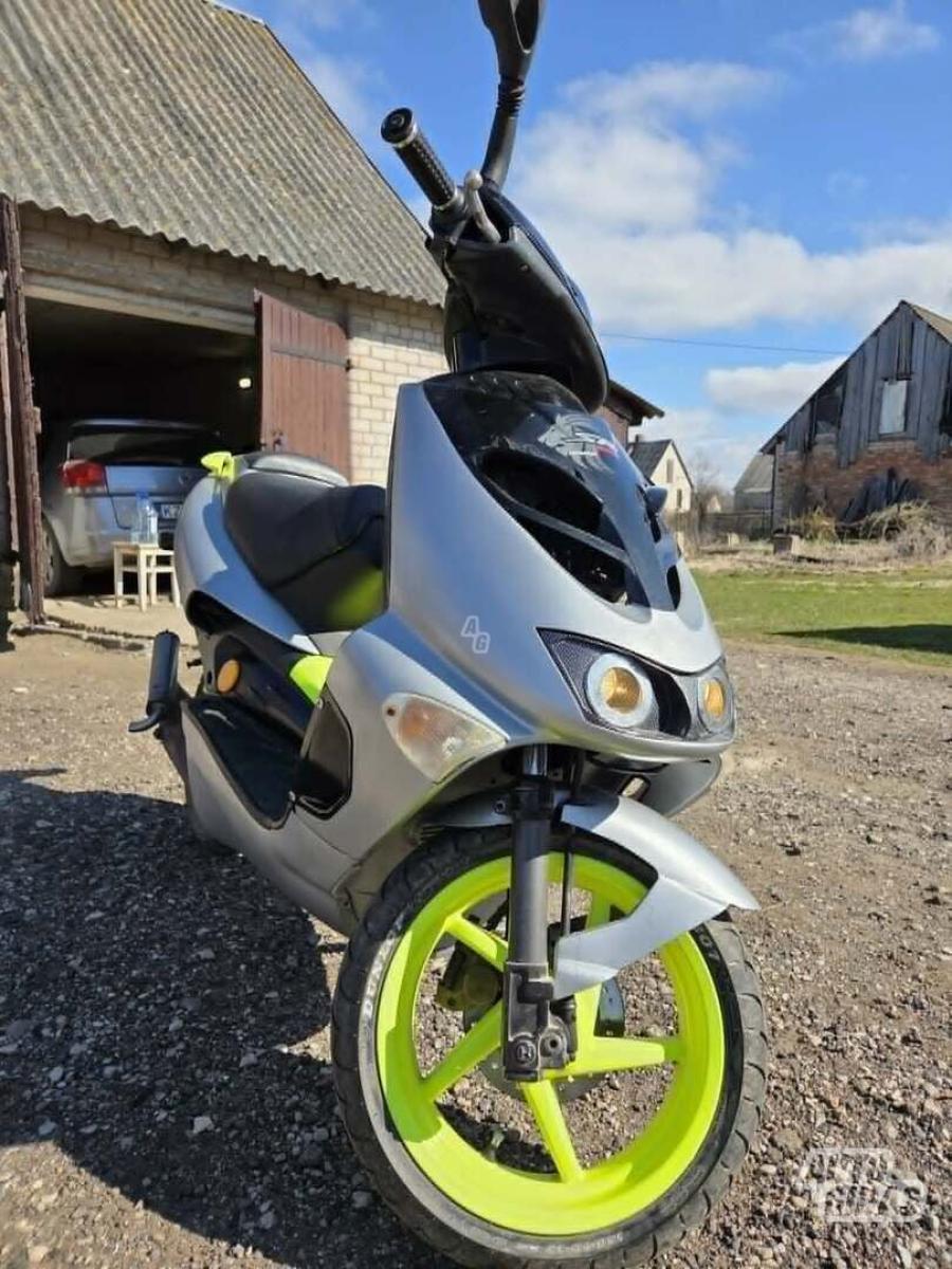 Grey Aprilia SR 2005 in Vilnius, with an engine capacity of 0.05 L and mileage of 10 thousand km for 900 €, photo 8 on AUTOMOTO.COM.LV