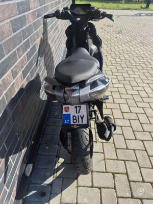 Grey Aprilia SR 2007 in Varena, with an engine capacity of 49.00 L and mileage of 24 thousand km for 1250 €, photo 5 on AUTOMOTO.COM.LV