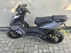 Grey Aprilia SR 2007 in Varena, with an engine capacity of 49.00 L and mileage of 24 thousand km for 1250 €, photo 8 on AUTOMOTO.COM.LV