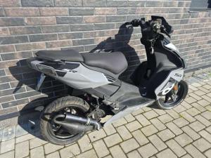 Grey Aprilia SR 2007 in Varena, with an engine capacity of 49.00 L and mileage of 24 thousand km for 1250 €, photo 16 on AUTOMOTO.COM.LV