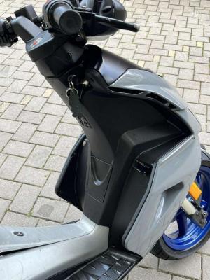 Pelēks Aprilia SR 2007 Kėdainiai, ar dzinēja tilpumu 49.00 L un nobraukumu 33 tūkst. km par 1300 €, foto 5 vietnē AUTOMOTO.COM.LV