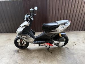 Pelēks Aprilia SR 2008 Kauņa, ar dzinēja tilpumu 0.05 L un nobraukumu 8 tūkst. km par 1650 €, foto 4 vietnē AUTOMOTO.COM.LV