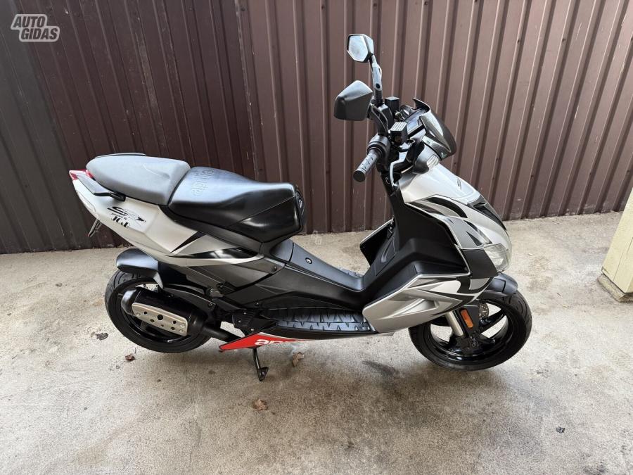 Pelēks Aprilia SR 2008 Kauņa, ar dzinēja tilpumu 0.05 L un nobraukumu 8 tūkst. km par 1650 €, foto 8 vietnē AUTOMOTO.COM.LV