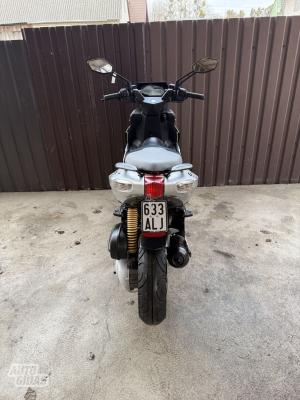 Pelēks Aprilia SR 2008 Kauņa, ar dzinēja tilpumu 0.05 L un nobraukumu 8 tūkst. km par 1650 €, foto 11 vietnē AUTOMOTO.COM.LV