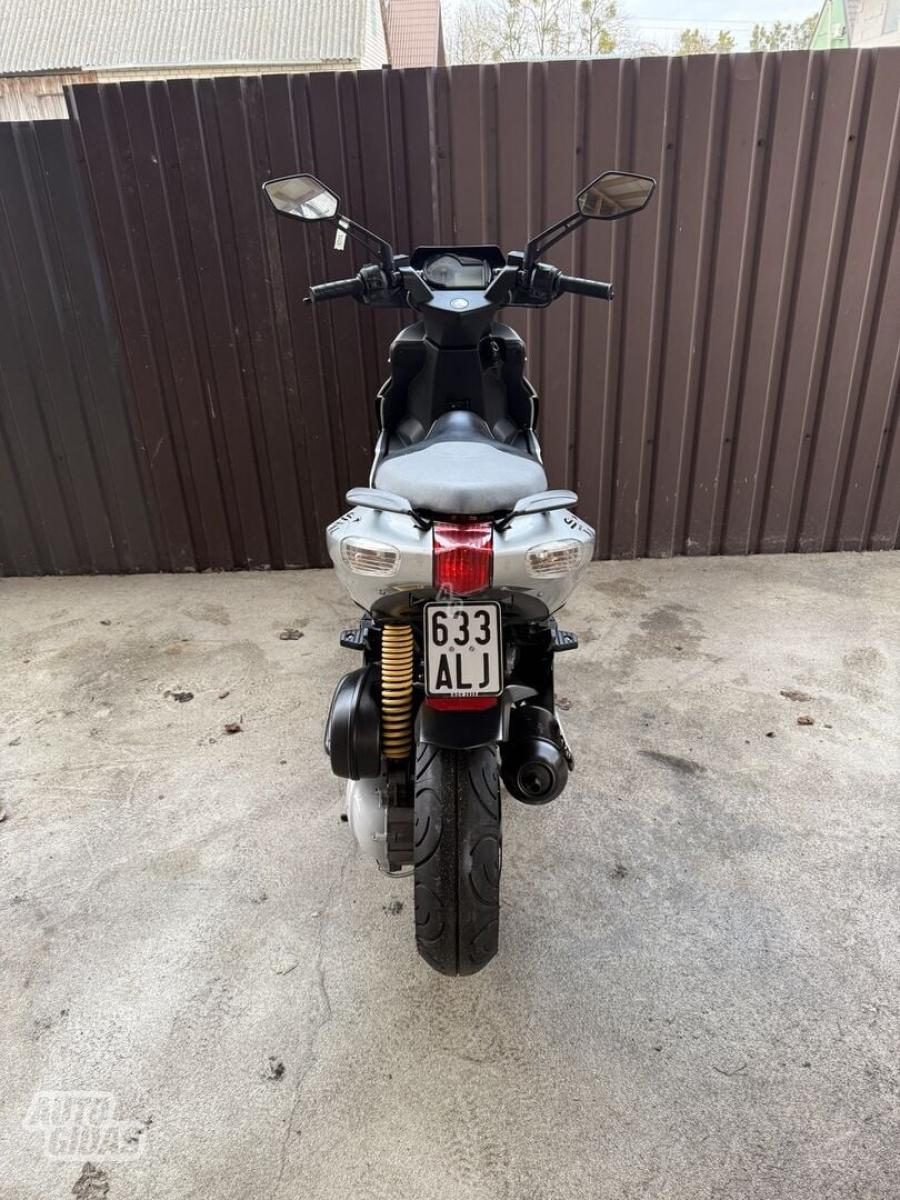 Pelēks Aprilia SR 2008 Kauņa, ar dzinēja tilpumu 0.05 L un nobraukumu 8 tūkst. km par 1650 €, foto 11 vietnē AUTOMOTO.COM.LV