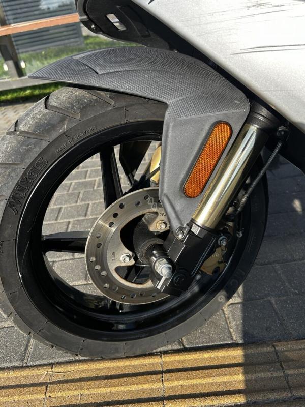 Pelēks Aprilia SR 2017 Panevēža, ar dzinēja tilpumu 0.05 L un nobraukumu 10 tūkst. km par 1700 €, foto 7 vietnē AUTOMOTO.COM.LV