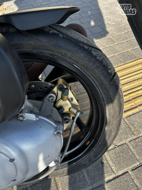 Pelēks Aprilia SR 2017 Panevēža, ar dzinēja tilpumu 0.05 L un nobraukumu 10 tūkst. km par 1700 €, foto 8 vietnē AUTOMOTO.COM.LV