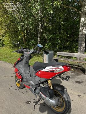 Pelēks Aprilia SR 2017 Panevēža, ar dzinēja tilpumu 0.05 L un nobraukumu 10 tūkst. km par 1700 €, foto 18 vietnē AUTOMOTO.COM.LV