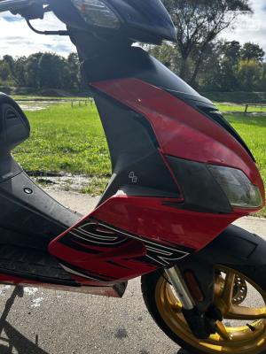 Pelēks Aprilia SR 2017 Panevēža, ar dzinēja tilpumu 0.05 L un nobraukumu 10 tūkst. km par 1700 €, foto 20 vietnē AUTOMOTO.COM.LV