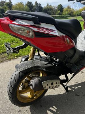 Pelēks Aprilia SR 2017 Panevēža, ar dzinēja tilpumu 0.05 L un nobraukumu 10 tūkst. km par 1700 €, foto 22 vietnē AUTOMOTO.COM.LV