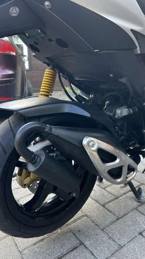 Grey Aprilia SR 2018 in Panevezys, with an engine capacity of 49.00 L and mileage of 7 thousand km for 1920 €, photo 6 on AUTOMOTO.COM.LV