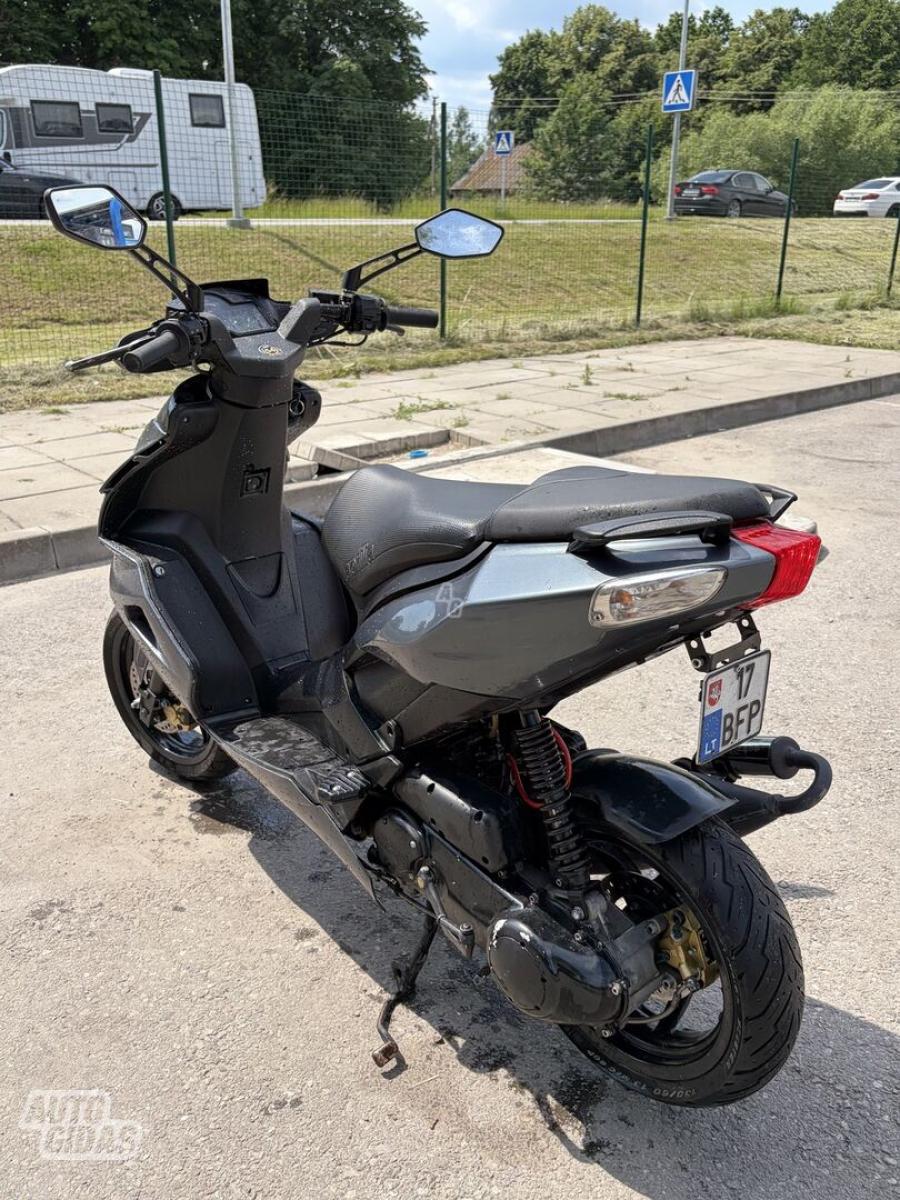 Grey Aprilia SR 2020 in Kaunas, with an engine capacity of 0.00 L and mileage of 14 thousand km for 1599 €, photo 5 on AUTOMOTO.COM.LV