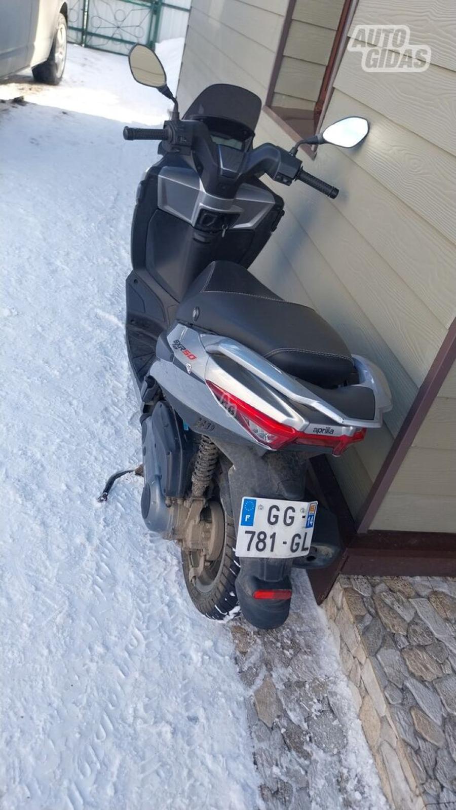Pelēks Aprilia SR 2022 Pasvalys, ar dzinēja tilpumu 0.05 L un nobraukumu 8 tūkst. km par 1199 €, foto 22 vietnē AUTOMOTO.COM.LV