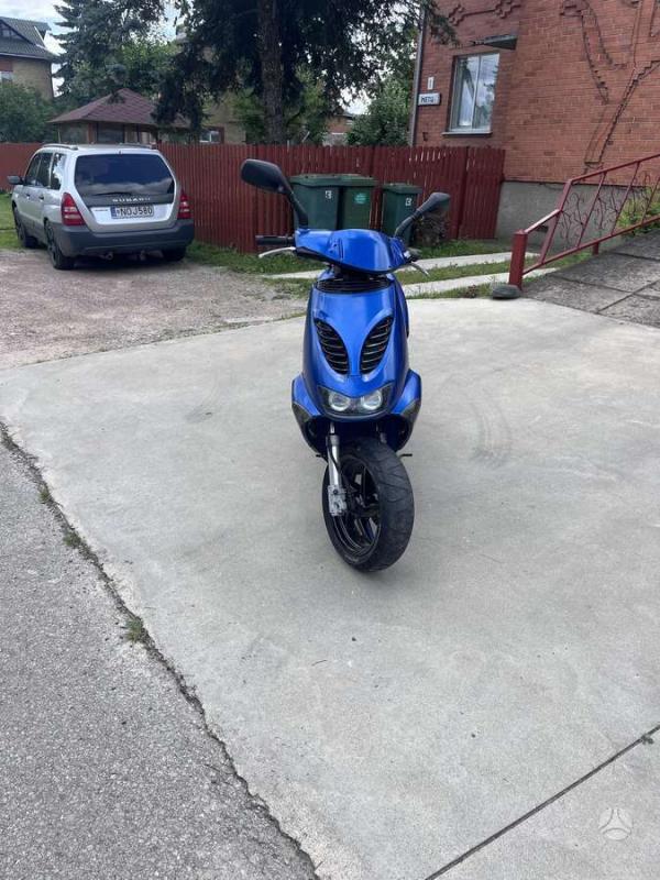 Aprilia SR 2000 in Panevezys, with an engine capacity of 49.00 L and mileage of 31 thousand km for 800 €, photo 1 on AUTOMOTO.COM.LV