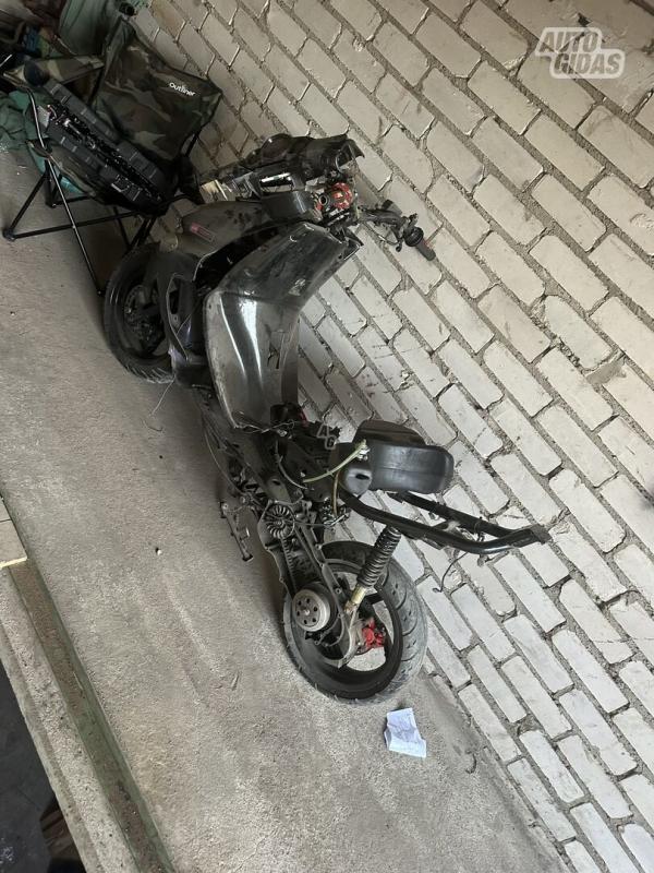 Aprilia SR 2003 Kauņa, ar dzinēja tilpumu 0.00 L un nobraukumu 0 tūkst. km par 350 €, foto 2 vietnē AUTOMOTO.COM.LV