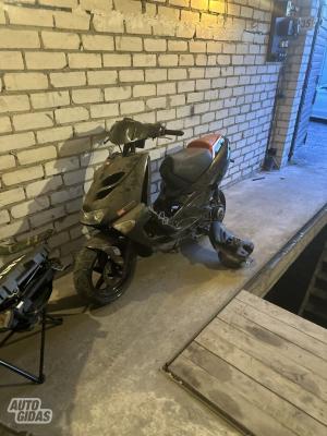 Aprilia SR 2003 Kauņa, ar dzinēja tilpumu 0.00 L un nobraukumu 0 tūkst. km par 350 €, foto 7 vietnē AUTOMOTO.COM.LV