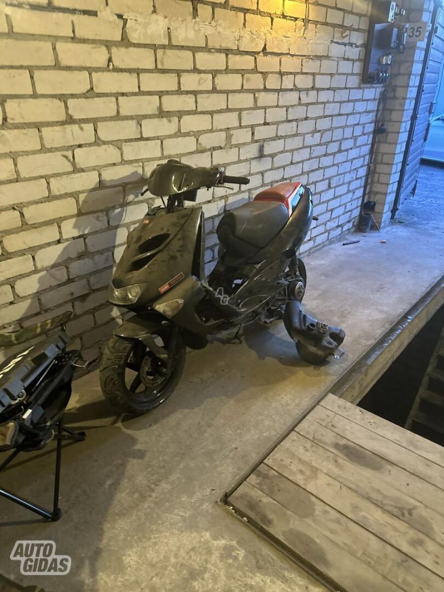 Aprilia SR 2003 Kauņa, ar dzinēja tilpumu 0.00 L un nobraukumu 0 tūkst. km par 350 €, foto 7 vietnē AUTOMOTO.COM.LV