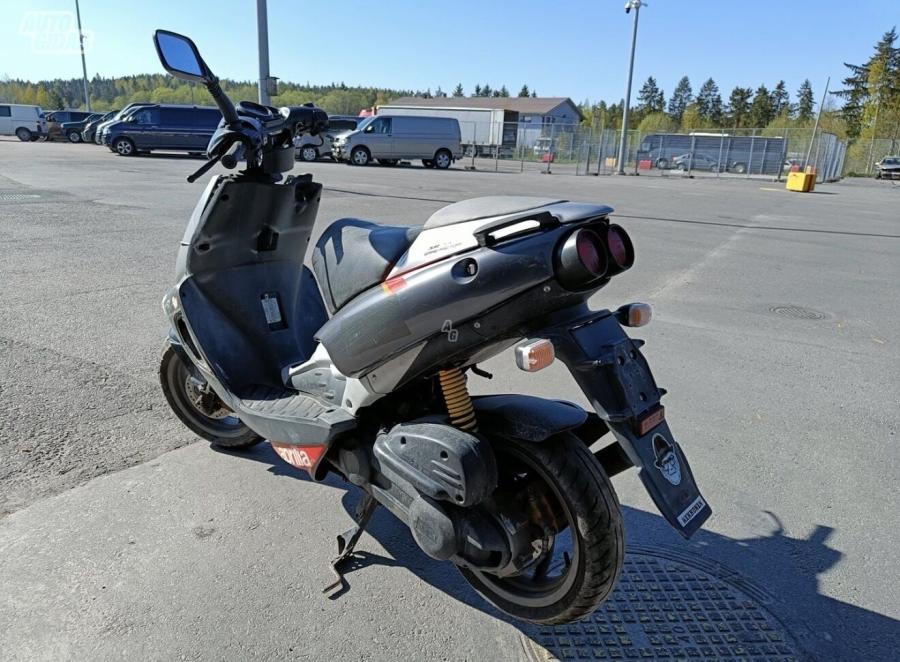 Aprilia SR 2004 in Utena, with an engine capacity of 0.05 L and mileage of 12 thousand km for 420 €, photo 4 on AUTOMOTO.COM.LV