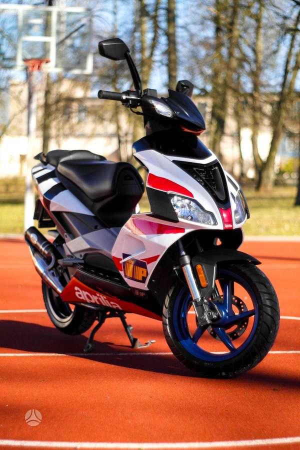 Априлия SR 2004 в Алитус, объемом двигателя 49.00 л и пробегом 12 тыс. км за 1795 €, фото 1 на AUTOMOTO.COM.LV