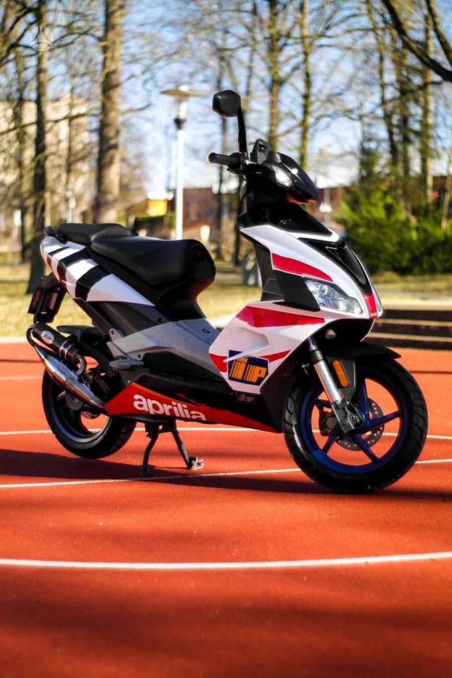 Априлия SR 2004 в Алитус, объемом двигателя 49.00 л и пробегом 12 тыс. км за 1795 €, фото 3 на AUTOMOTO.COM.LV