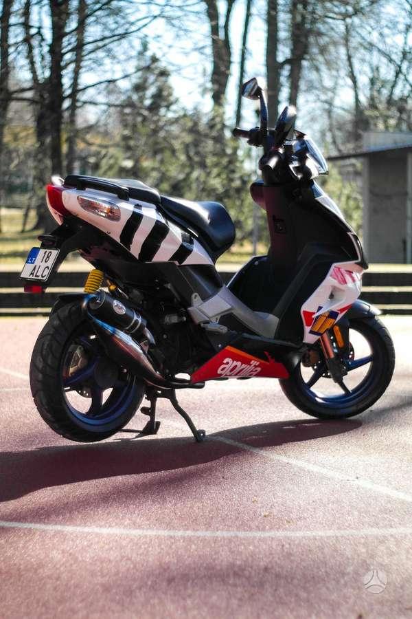 Априлия SR 2004 в Алитус, объемом двигателя 49.00 л и пробегом 12 тыс. км за 1795 €, фото 4 на AUTOMOTO.COM.LV