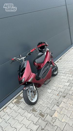 Aprilia SR 2004 Klaipėda, ar dzinēja tilpumu 0.05 L un nobraukumu 15 tūkst. km par 1400 €, foto 3 vietnē AUTOMOTO.COM.LV