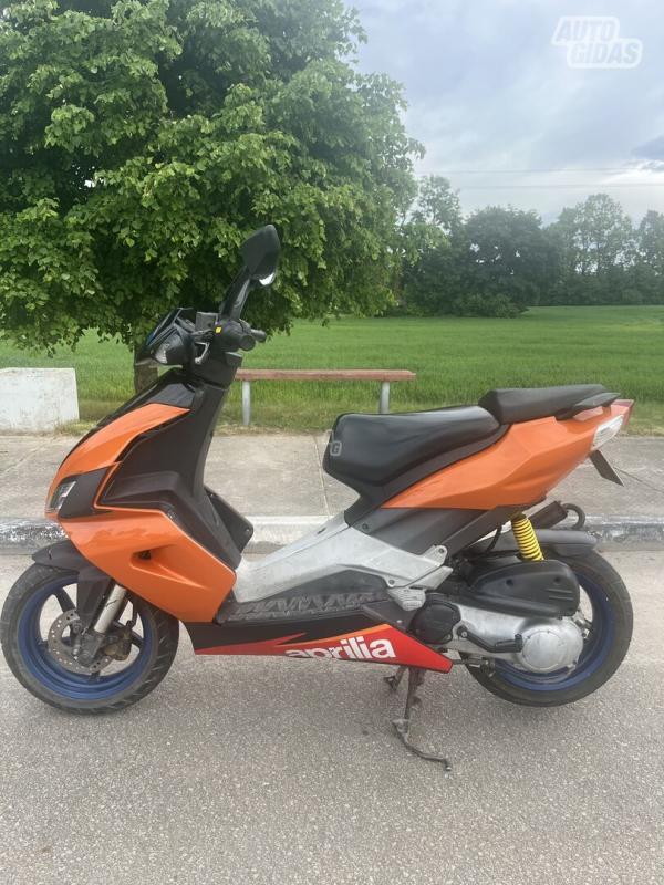 Aprilia SR 2005 in Marijampole, with an engine capacity of 0.05 L and mileage of 0 thousand km for 1050 €, photo 3 on AUTOMOTO.COM.LV