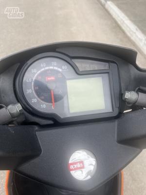 Aprilia SR 2005 in Marijampole, with an engine capacity of 0.05 L and mileage of 0 thousand km for 1050 €, photo 9 on AUTOMOTO.COM.LV