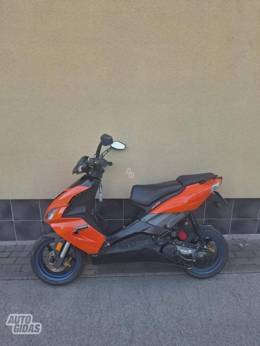 Aprilia SR 2005 in Radviliskis, with an engine capacity of 0.05 L and mileage of 0 thousand km for 1200 €, photo 4 on AUTOMOTO.COM.LV