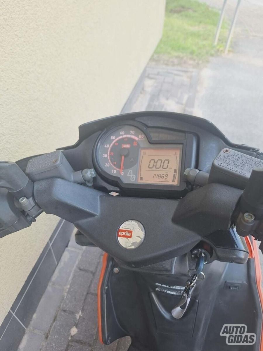 Aprilia SR 2005 in Radviliskis, with an engine capacity of 0.05 L and mileage of 0 thousand km for 1200 €, photo 7 on AUTOMOTO.COM.LV