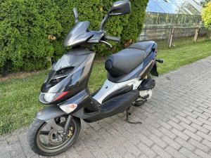Aprilia SR 2006 in Silute, with an engine capacity of 50.00 L and mileage of 6 thousand km for 1200 €, photo  on AUTOMOTO.COM.LV