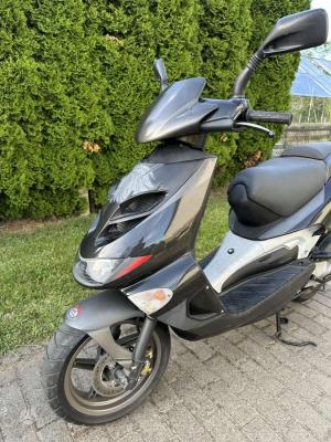 Aprilia SR 2006 in Silute, with an engine capacity of 50.00 L and mileage of 6 thousand km for 1200 €, photo 3 on AUTOMOTO.COM.LV