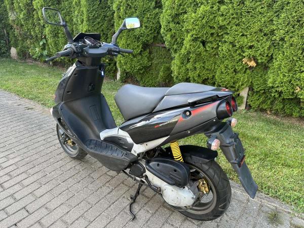 Aprilia SR 2006 in Silute, with an engine capacity of 50.00 L and mileage of 6 thousand km for 1200 €, photo 4 on AUTOMOTO.COM.LV