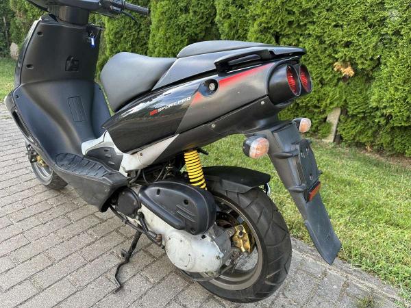 Aprilia SR 2006 in Silute, with an engine capacity of 50.00 L and mileage of 6 thousand km for 1200 €, photo 5 on AUTOMOTO.COM.LV