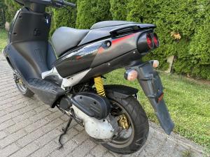 Aprilia SR 2006 in Silute, with an engine capacity of 50.00 L and mileage of 6 thousand km for 1200 €, photo 6 on AUTOMOTO.COM.LV