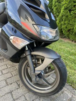 Aprilia SR 2006 in Silute, with an engine capacity of 50.00 L and mileage of 6 thousand km for 1200 €, photo 10 on AUTOMOTO.COM.LV