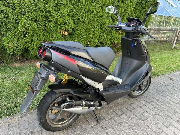 Aprilia SR 2006 in Silute, with an engine capacity of 50.00 L and mileage of 6 thousand km for 1200 €, photo 10 on AUTOMOTO.COM.LV